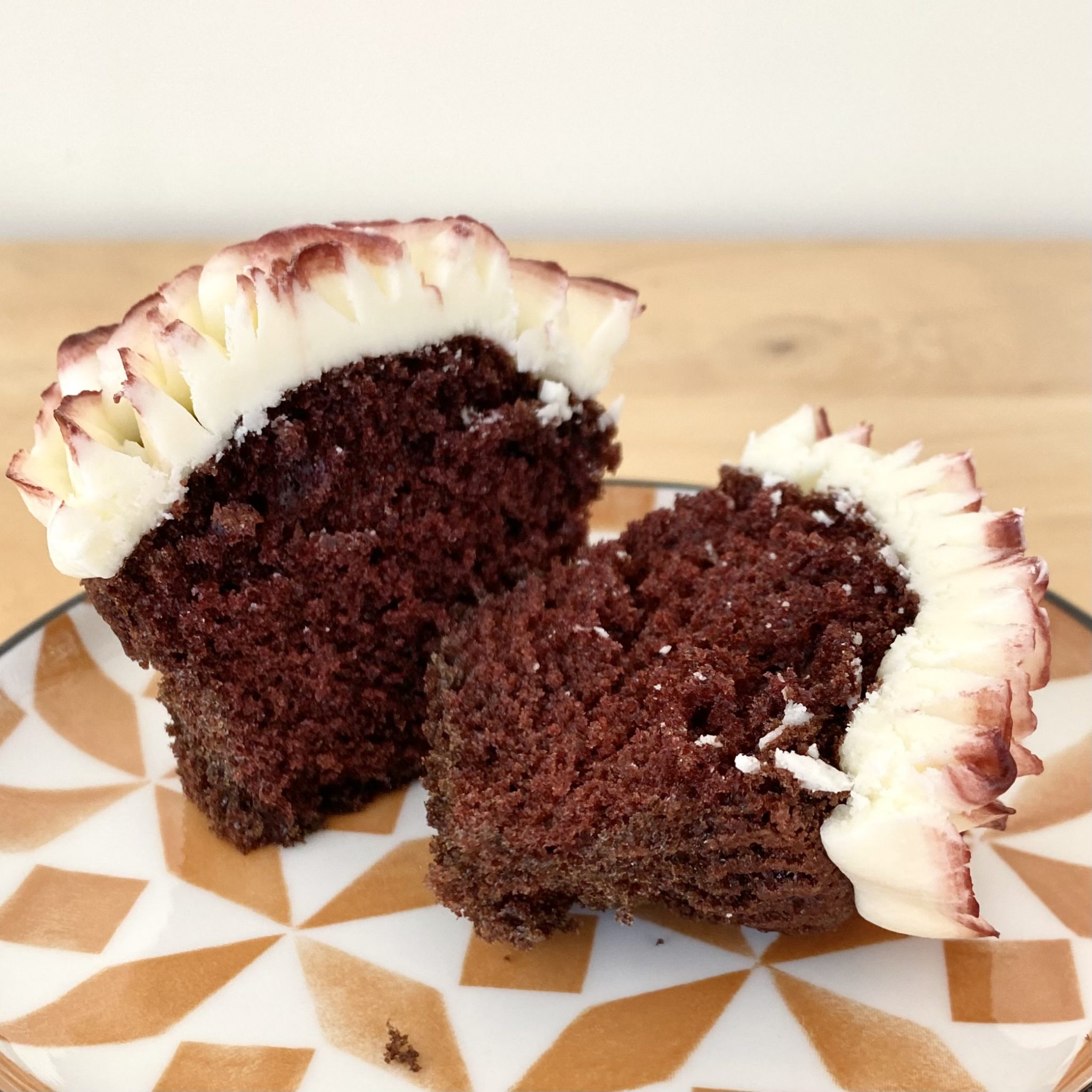 ‘Maroon’ Cupcakes – Gemma At Home