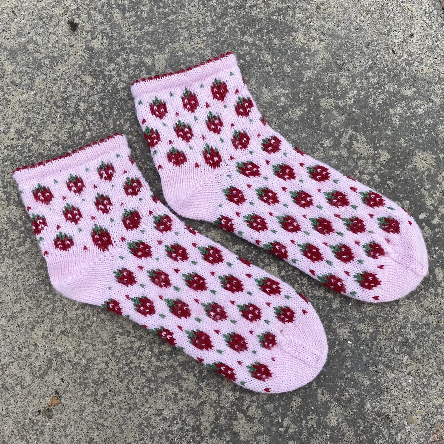 Project Knitwear #10: Itty Bitty Berry Socks – Gemma At Home